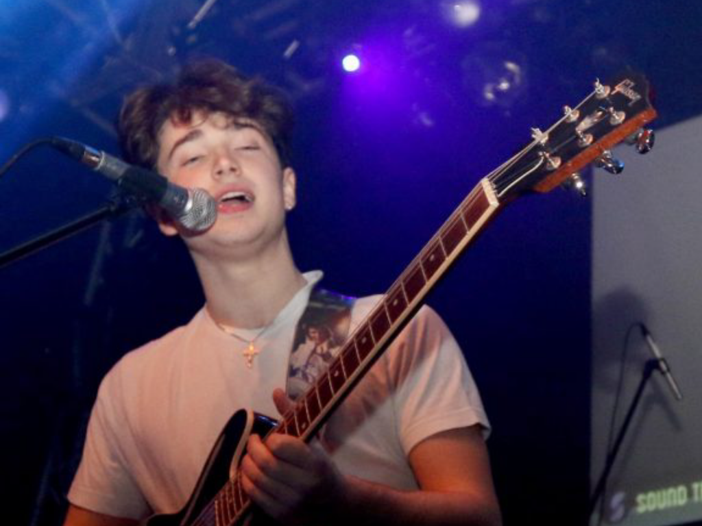 Eli Hewson plays first concert - Bono sneaks in - Talk U2